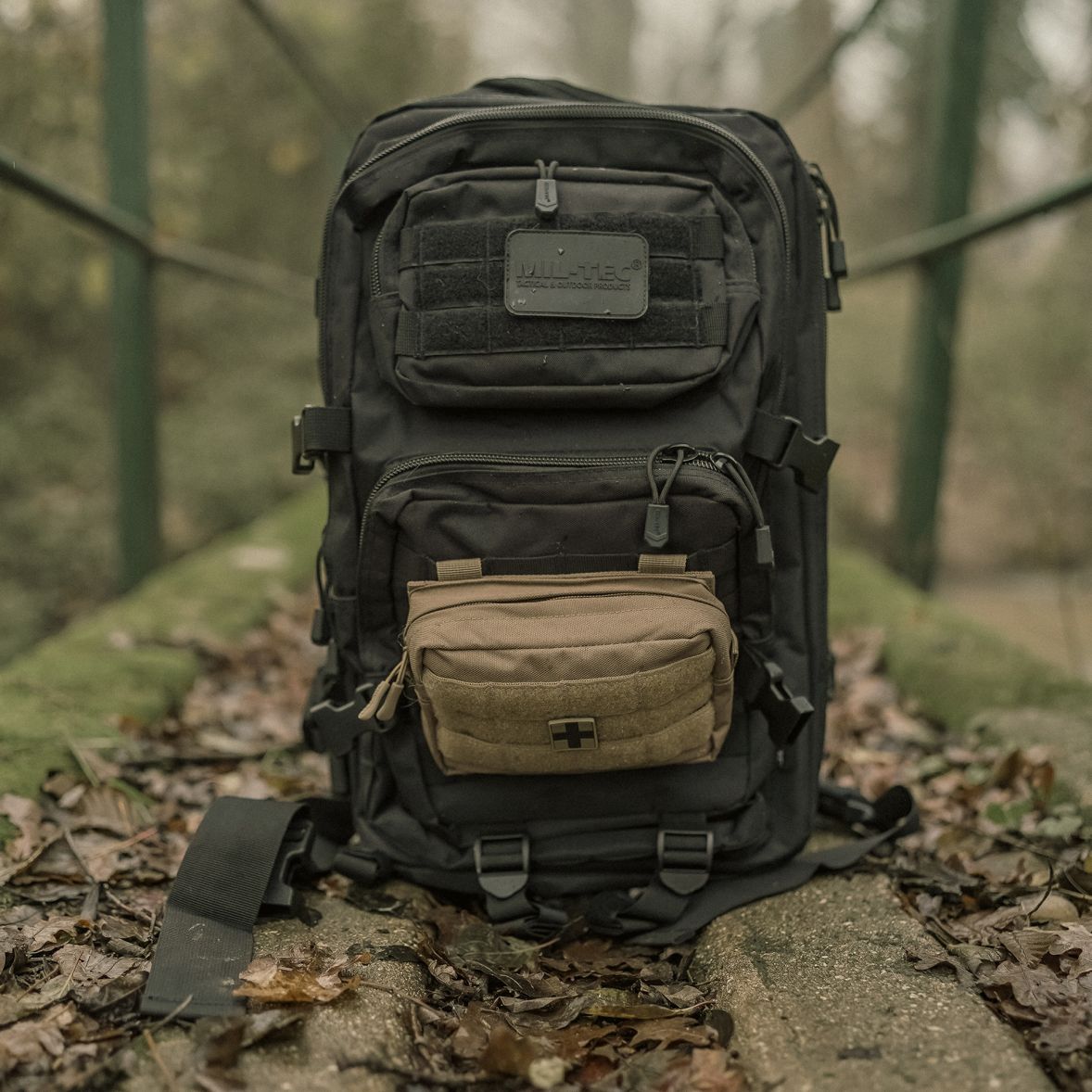 Surplus et équipement militaire Mil-Tec : treillis, equipement, sac