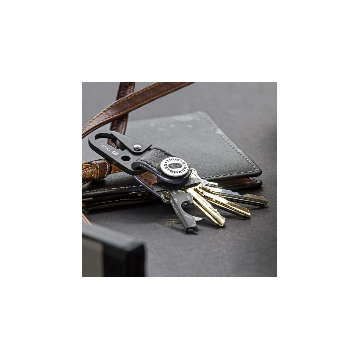 Porte-clés en cuir KeyShackle - True Utility